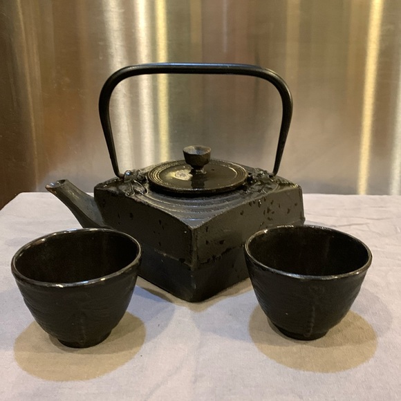 Dining | Japanese Cast Iron Tea Set With Tea Pot And Two Cups All With ...